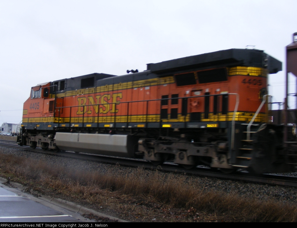 BNSF 4405 (DPU)